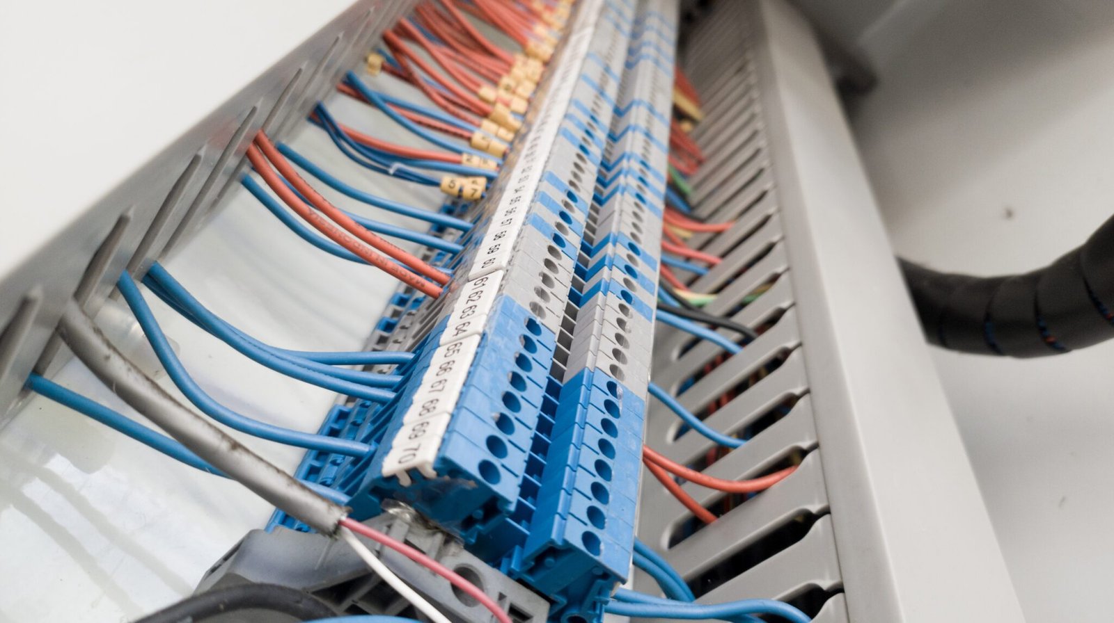 Electrical Contracting Company in Saudi Arabia | Reliable Power ...